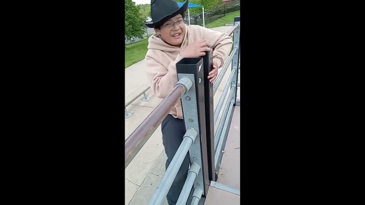 Posers Doing Anything But Skating (Des Plaines Skate Park)