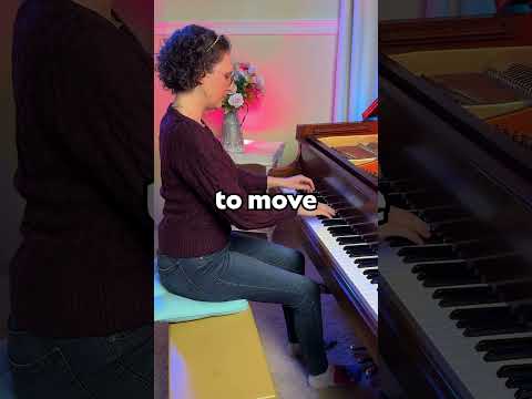 The RIGHT way to sit at the piano! 🎹