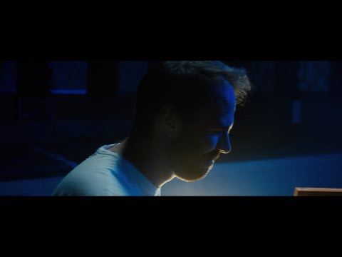 KLΞIИ debuts forthcoming single "Down" LIVE at Unison Studios Luxembourg