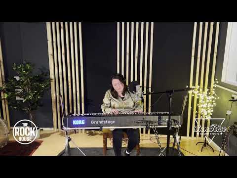 Local Artist Lizzie Cullen: Crafting Music from the Depths of Lockdown ...