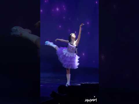 LE SSERAFIM Kazuha 'Swan Song' Opening Ballet Sequence (Seoul Fan Meeting D1 / 2024.05.11)