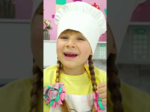 Diana at Oliver's Cafe - Cupcakes #shorts