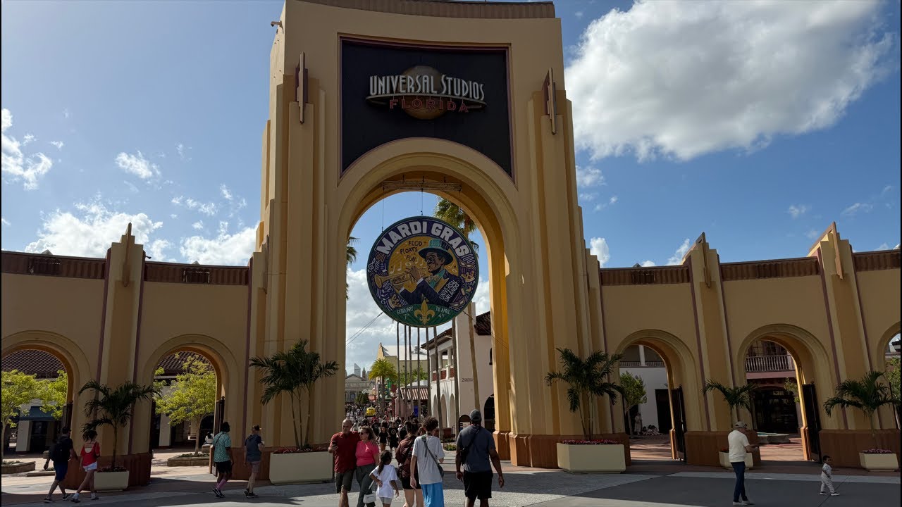 🔴 LIVE Final Night of Mardi Gras at Universal Studios Orlando