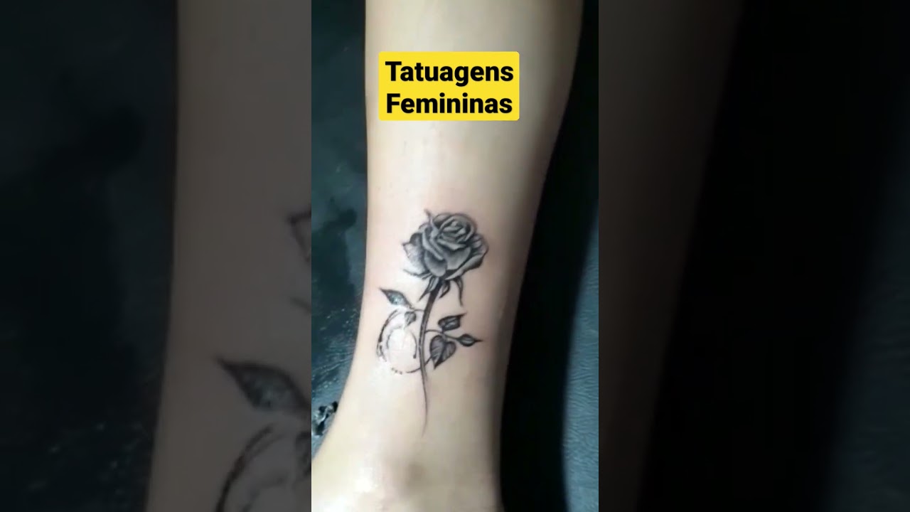 Tatuagem Feminina delicada pequena