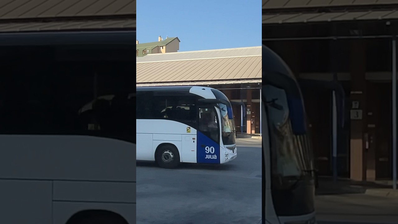 Julia X FlixBus Iveco Magelys Departing From Málaga Bus Station #iveco #bus #europe #malaga #spain