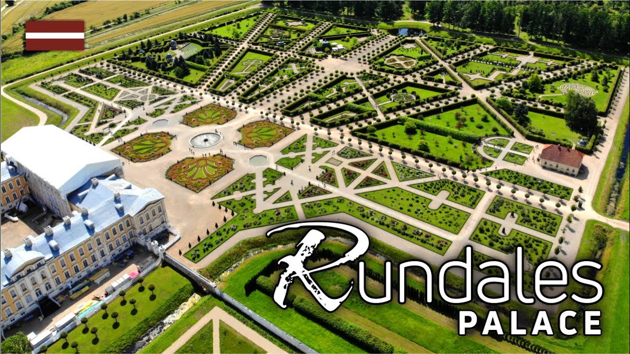 Famoust Rundale Palace and its magnificent garden! Located in 🇱🇻 Rundale, Latvia