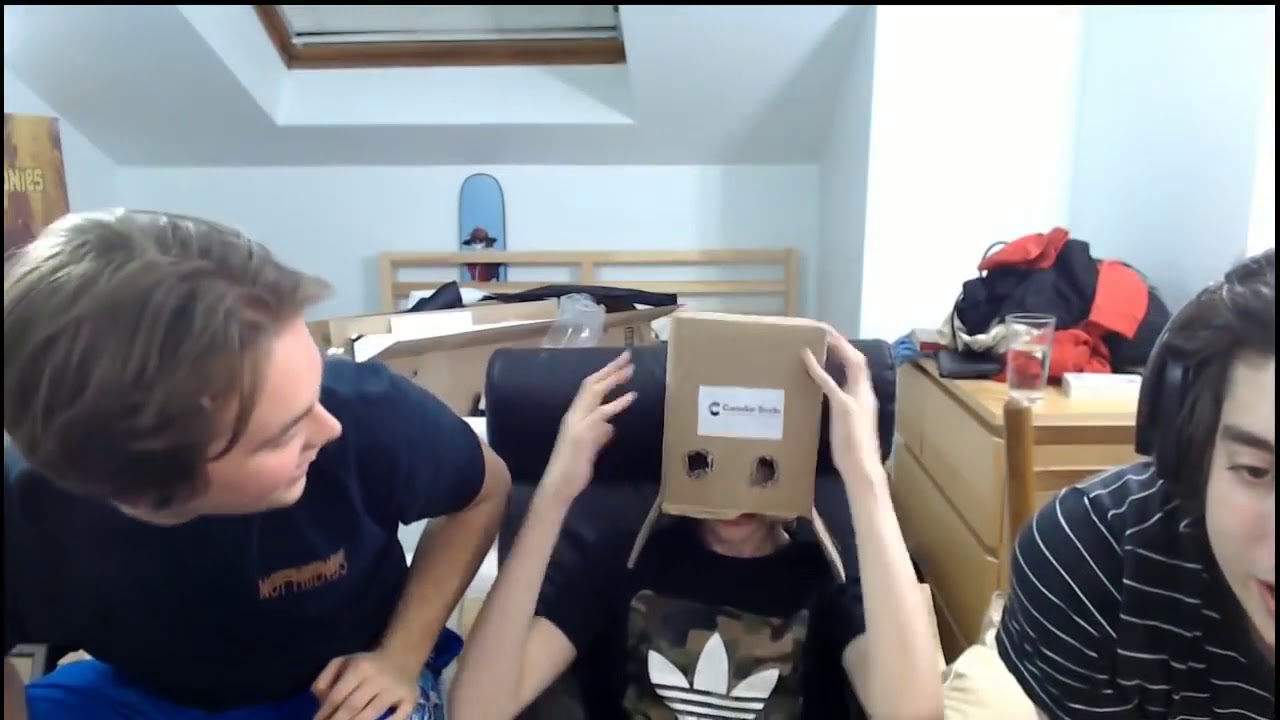 Finn Wolfhard- i'm boxman.