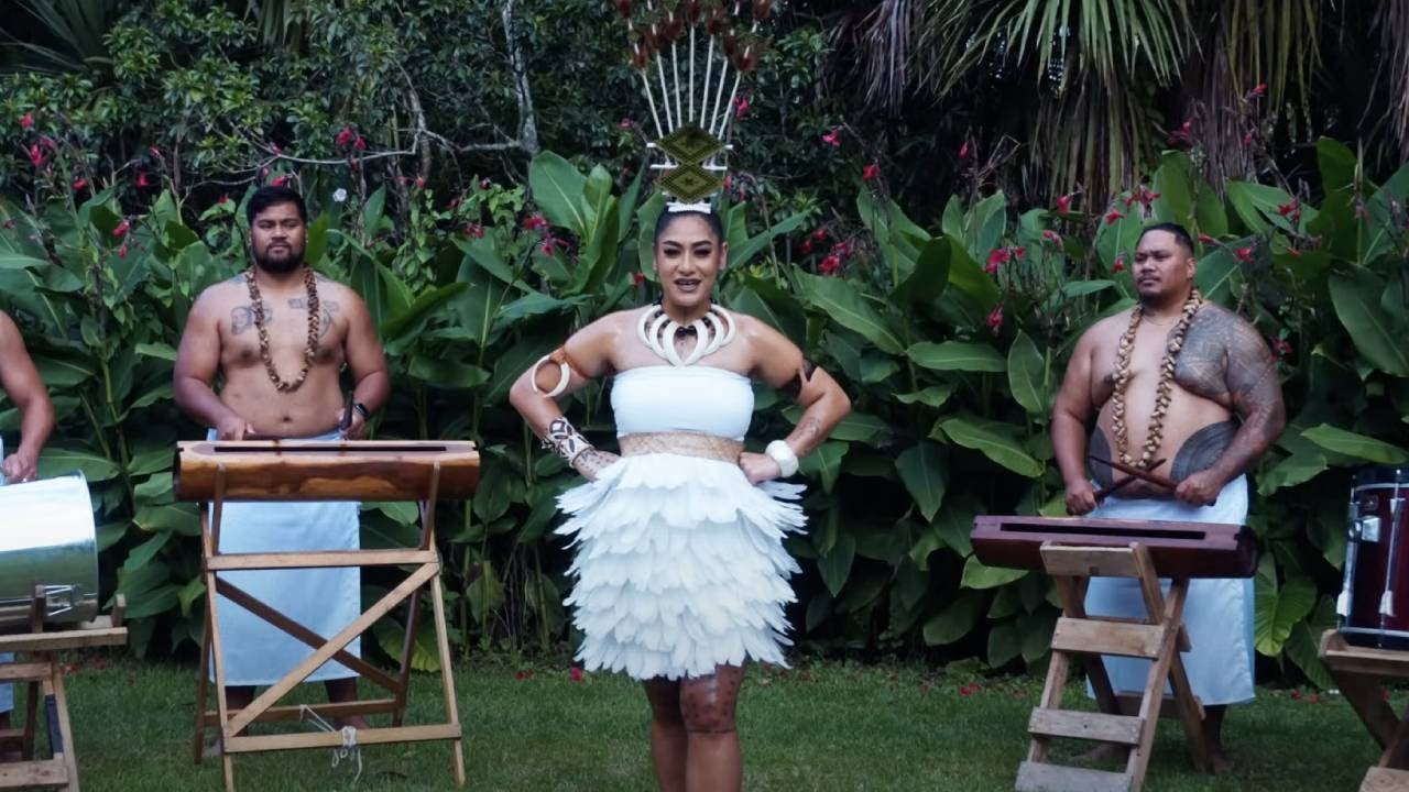 Lyrics & Translations of Tupulaga Samoa by Wayno | Popnable