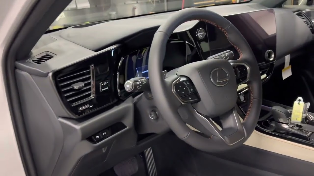 2023 Lexus NX 350h Eminent White Pearl
