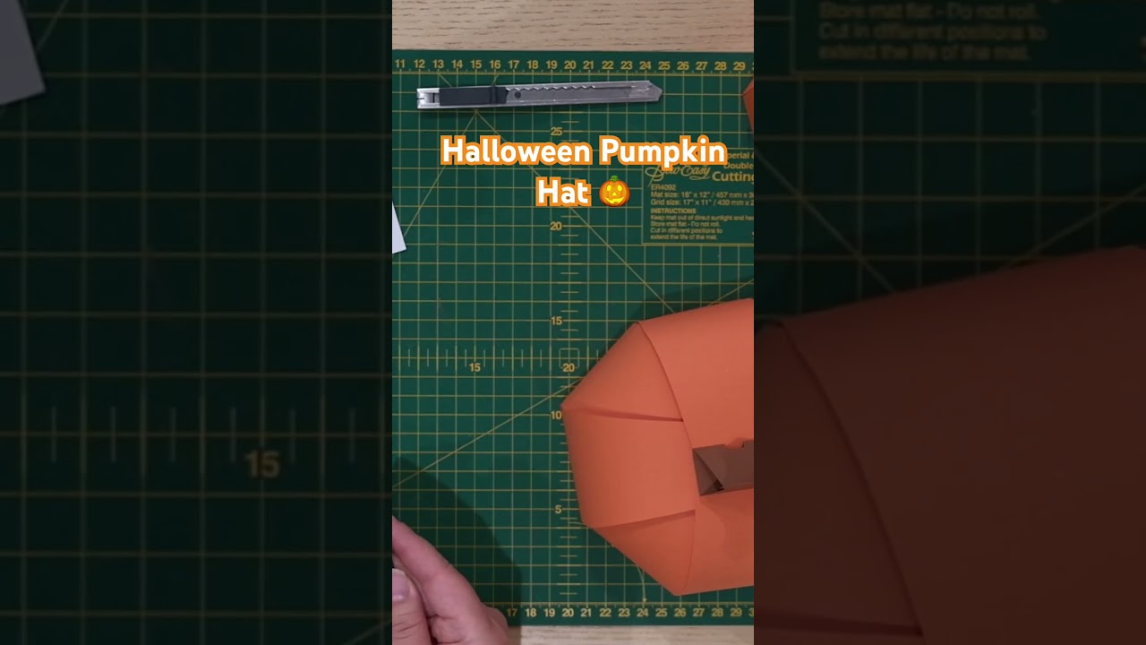 Make your own pumpkin hat for this Halloween! 🎃 #paperart #diycrafts #halloweencostume #pumpkin