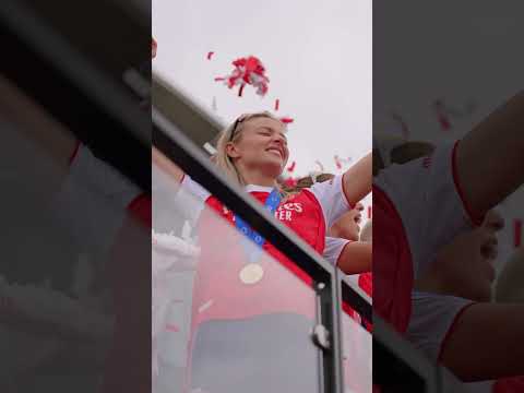 ARSENAL WOMEN CELEBRATE AT CHAMPIONS LEAGUE TROPHY EVENT 🏆🙌 #arsenal #uwcl