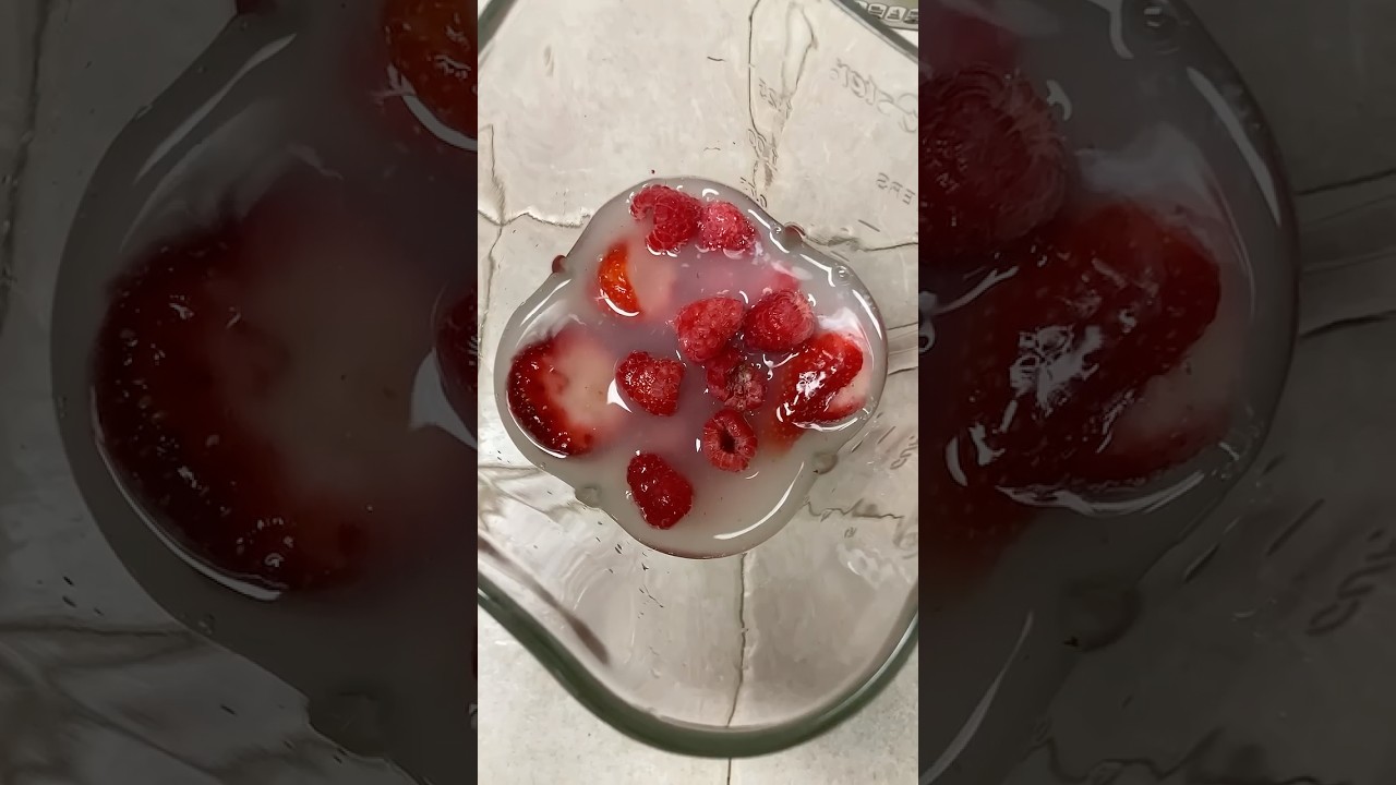Berry smoothie🥤 #foryou #shorts #snacks #yummy