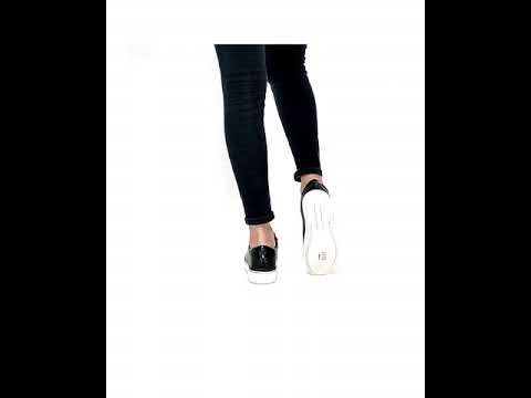 Women's Shoes Sneakers MICHAEL KORS Chapman Black Leather #shorts #MKors #black #fw21 #rafaelstore