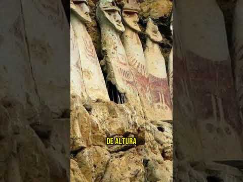 ¿FIGURAS DE 2 METROS EN UN PRECIPICIO? EL MISTERIO DE KARAJÍA EN PERÚ 🧐⚰️