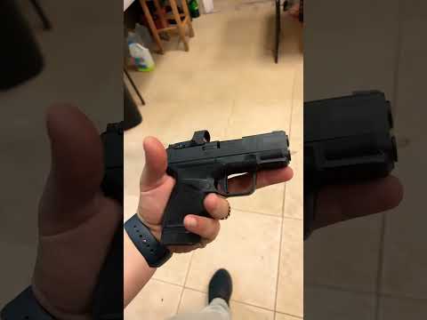 Springfield Hellcat OSP with Hex Wasp red dot sight came into the pawnshop today great concealed gun