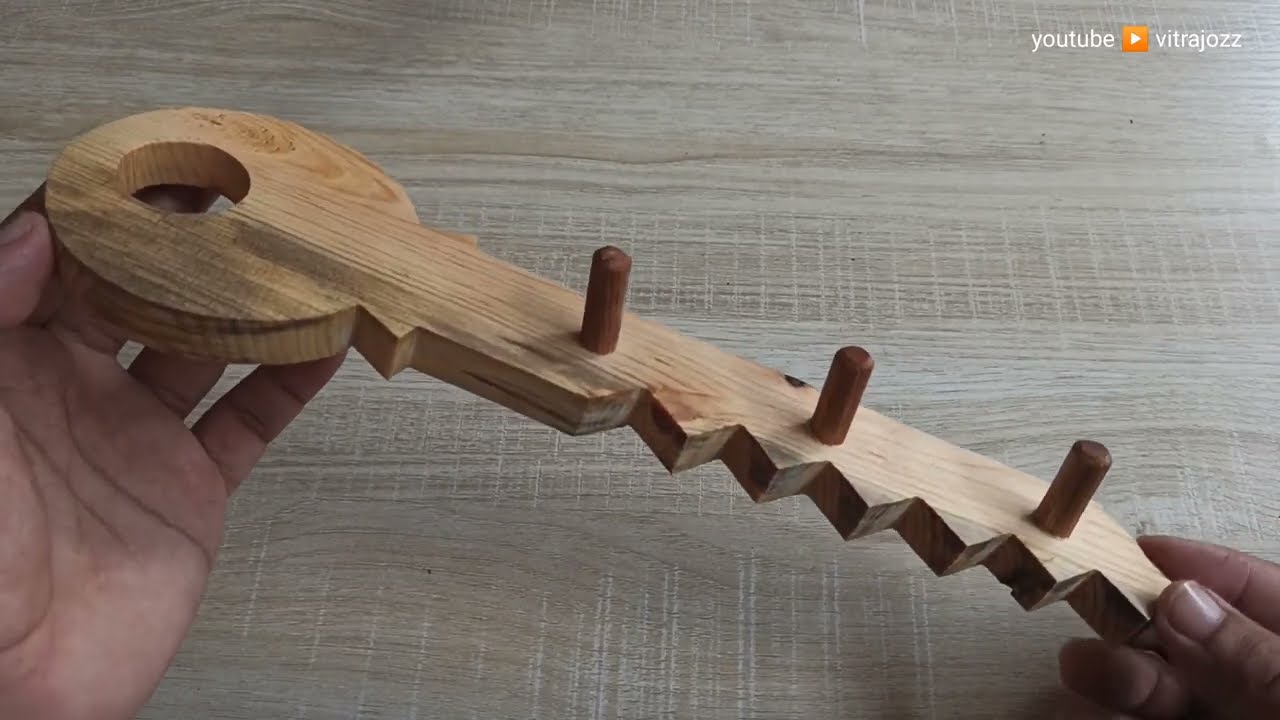 DIY keychain with scroll saw - step by step