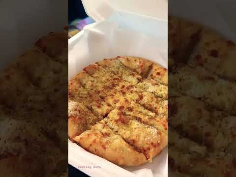 Shopping Mancinos Cheesy Bread Steak #pizzalover #dietcoke