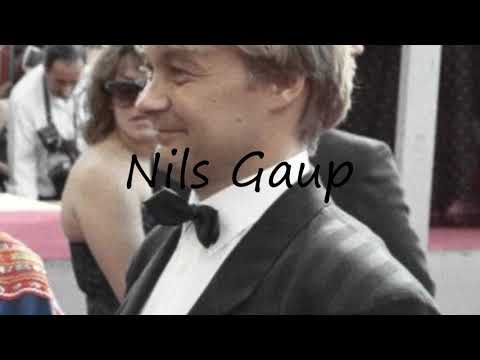 How to Pronounce Nils Gaup?