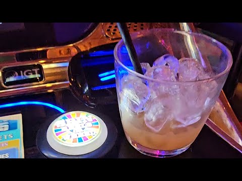 Playing Slots in Las Vegas is Driving me to Drink!! π€ͺ