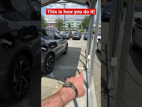 This is how you charge it! 2023 PHEV Outlander #shorts