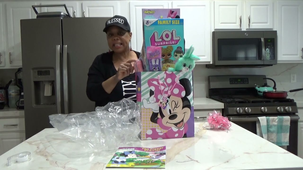 Disney Minnie Mouse Easter Basket.  Dollar Tree Easter Basket Ideas