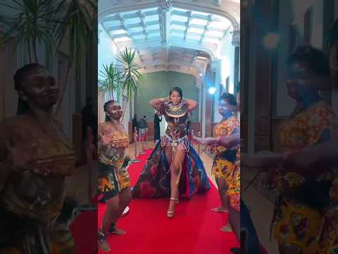 Make way, African queen coming through πΈπΎβ¨οΈ