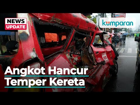 Angkot Hancur Temper Kereta di Depok | kumparan.com