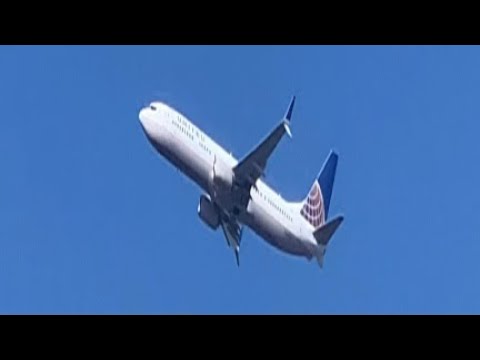 San Diego Airport KSAN Planespotting from Liberty Station NTC Park