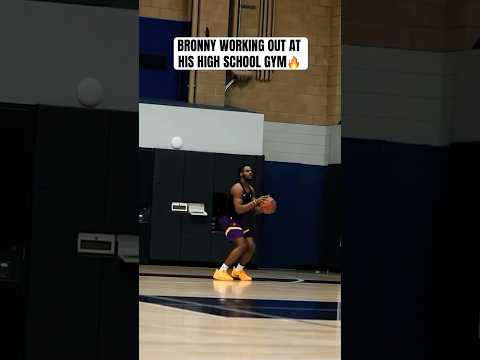 Bronny getting work in at Sierra Canyon before the season 💪 (via ryan__grande/IG)