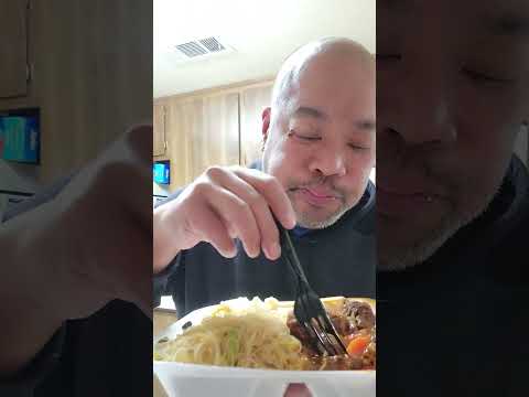 EAT WITH ME || BEEF CALDERETA || Filipino Food from Sisig and Boba in Stockton, CA