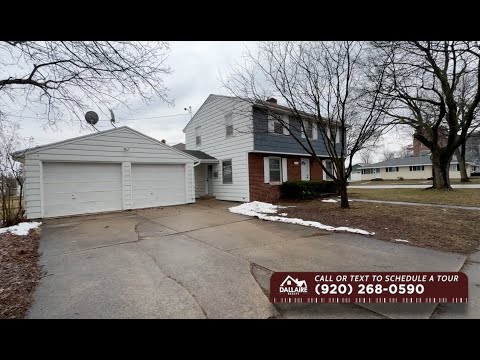 3BR/2.5BA - 1,919 sqft Colonial - 2 BLOCKS from Lambeau Field!