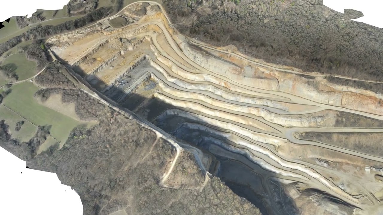 🎥 3D Photogrammetry of a Land Quarry - Easy Mapping with Software! 🏞️