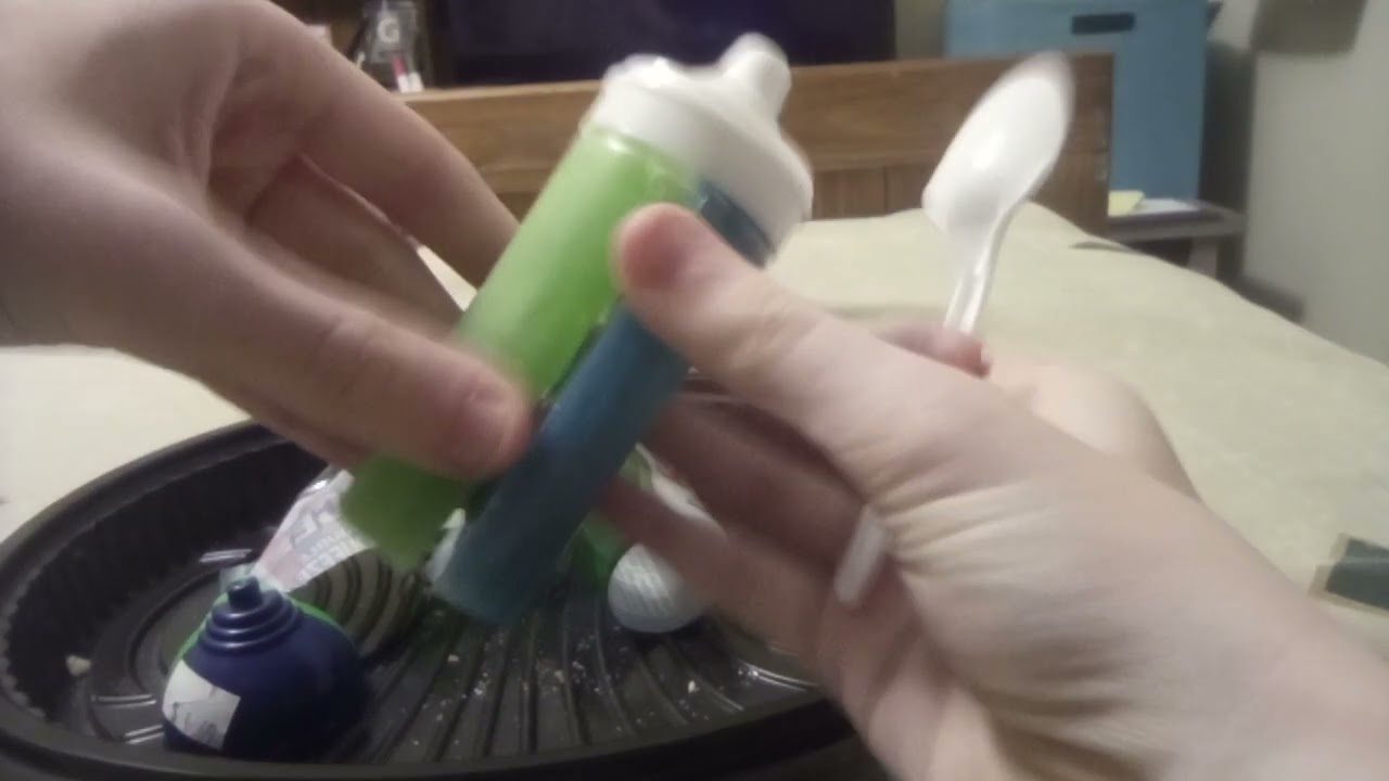 ICEE: Double Squeeze Candy 2 flavors in 1 taste test. They taste good.