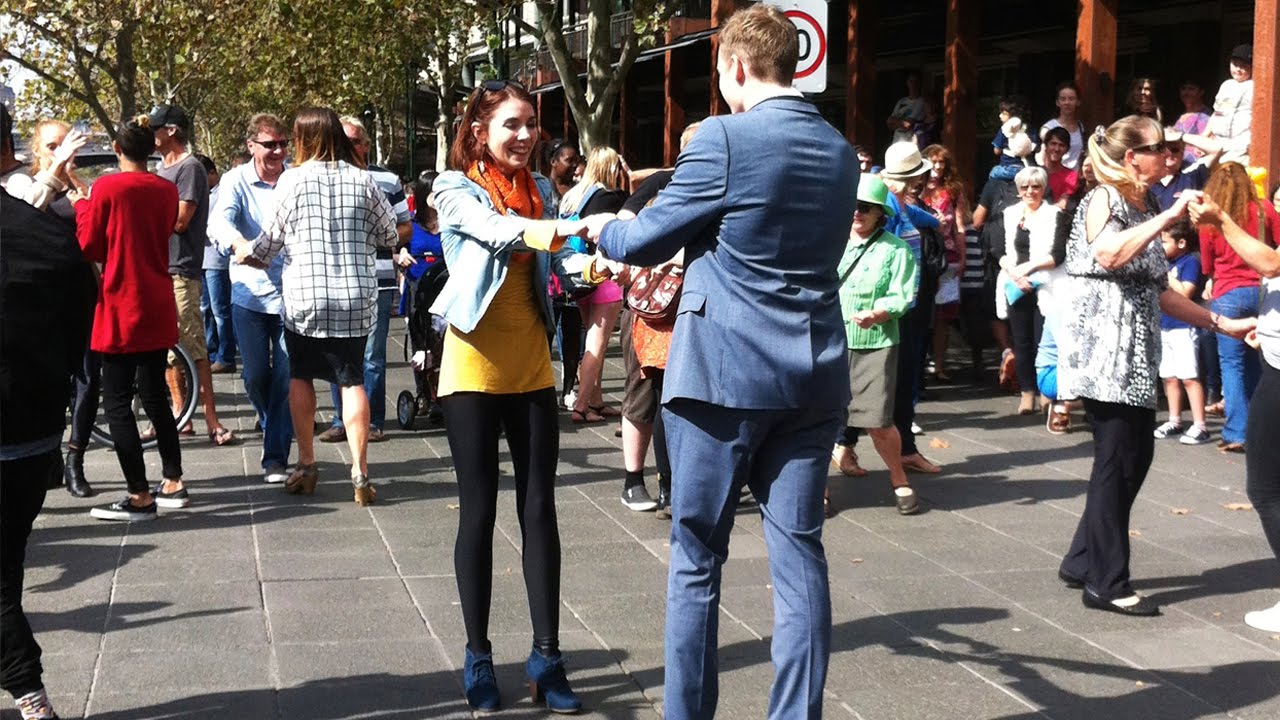 Aaron & Carly Southbank Flashmob Engagement Proposal 2015