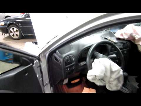 Parting out a 2001 Volvo S40 110302