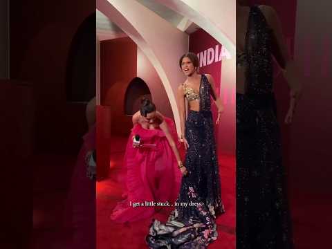Zendaya getting stuck in her saree at nmacc event in India #zendaya #shorts #viral #tomholland #gigi