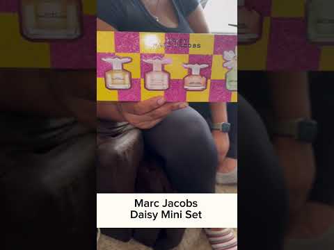 Ulta Holiday Fragrance Minis & Marc Jacobs Minis #perfume #giftsforher #shopping