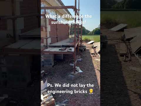 Sunshine ☀️ brickwork! #bricklayer #bricklaying #construction #building #newbuild