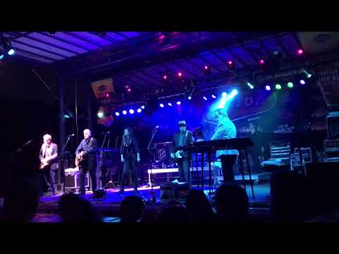 10,000 Maniacs at Stratton 8-6-19