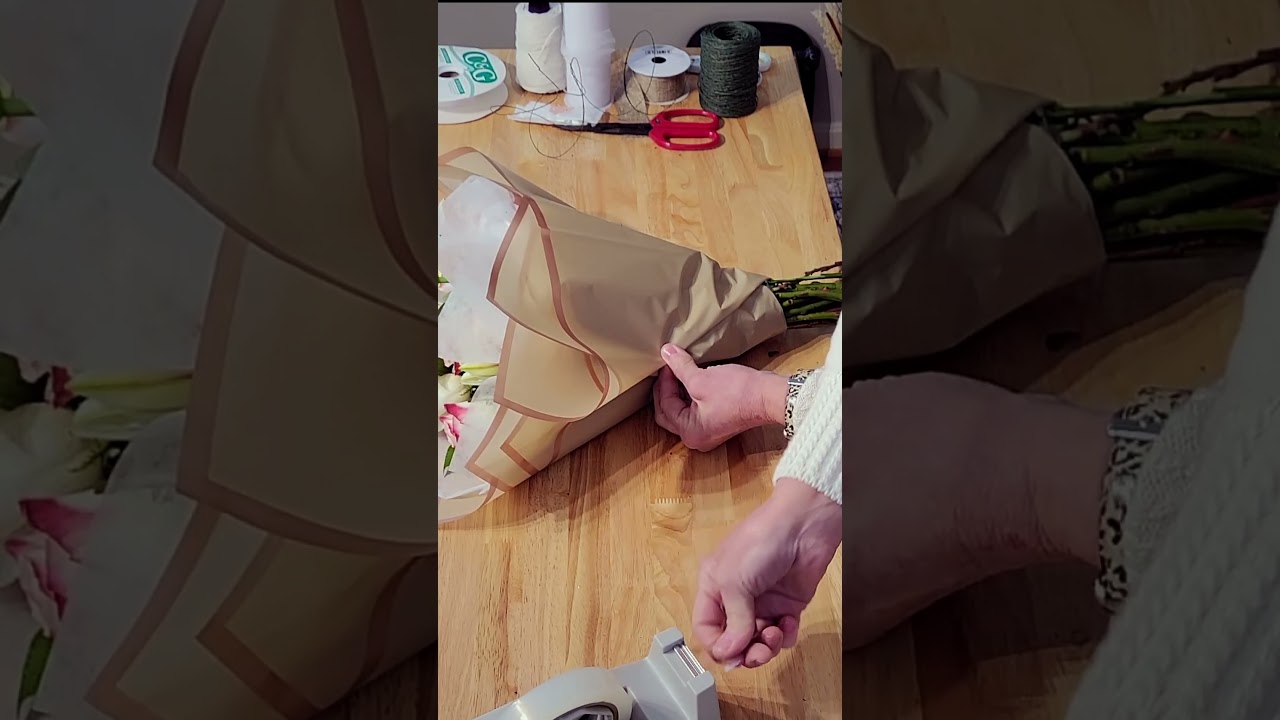Wrap a Bouquet like a Professional - Speedy Mother's Day and Graduation Tutorial