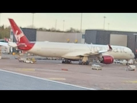 Top 5 Best Airlines to Fly in!