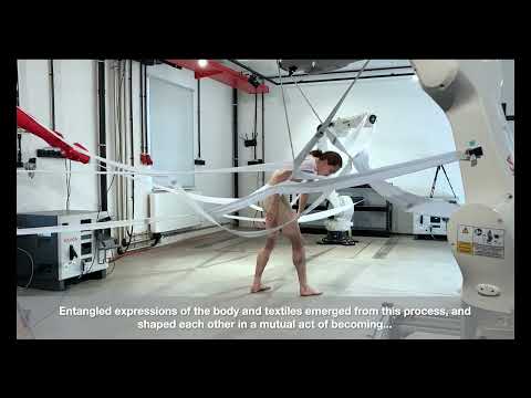 Intra-Acting Body and Textile Expressions Becoming With Digital Movement Translation