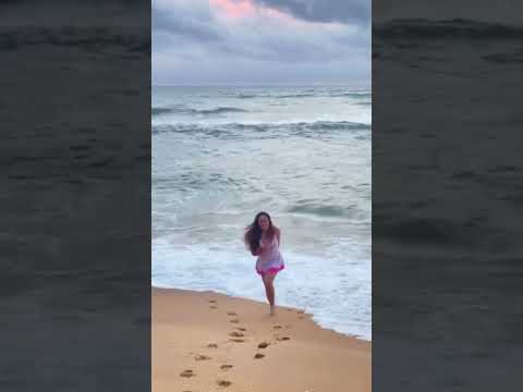 Medha Jayarathna | beach day hotđĨ