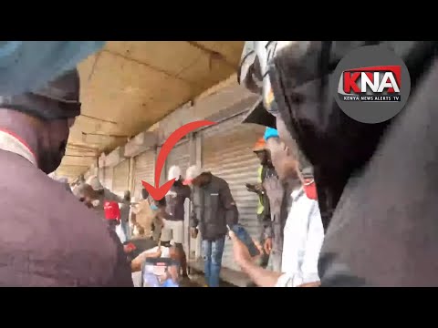 ''WAMEMUUA! WAMEMPIGA RISASI KWA KICHWA!'' POLICE OFFICER SH00T A PROTESTER AT NAIROBI CBD