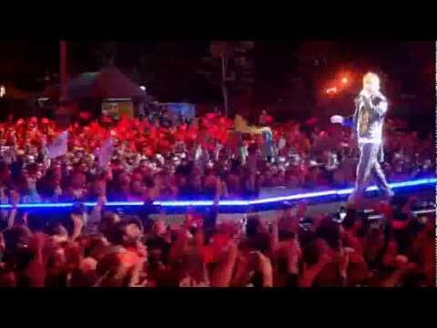Queen + Paul Rodgers - The Show Must Go On (Live In Ukraine)