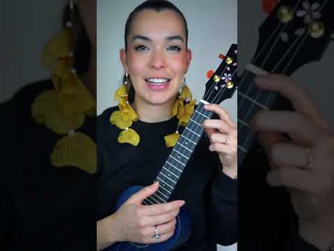 How to play a beautiful strumming pattern on ukulele #shorts