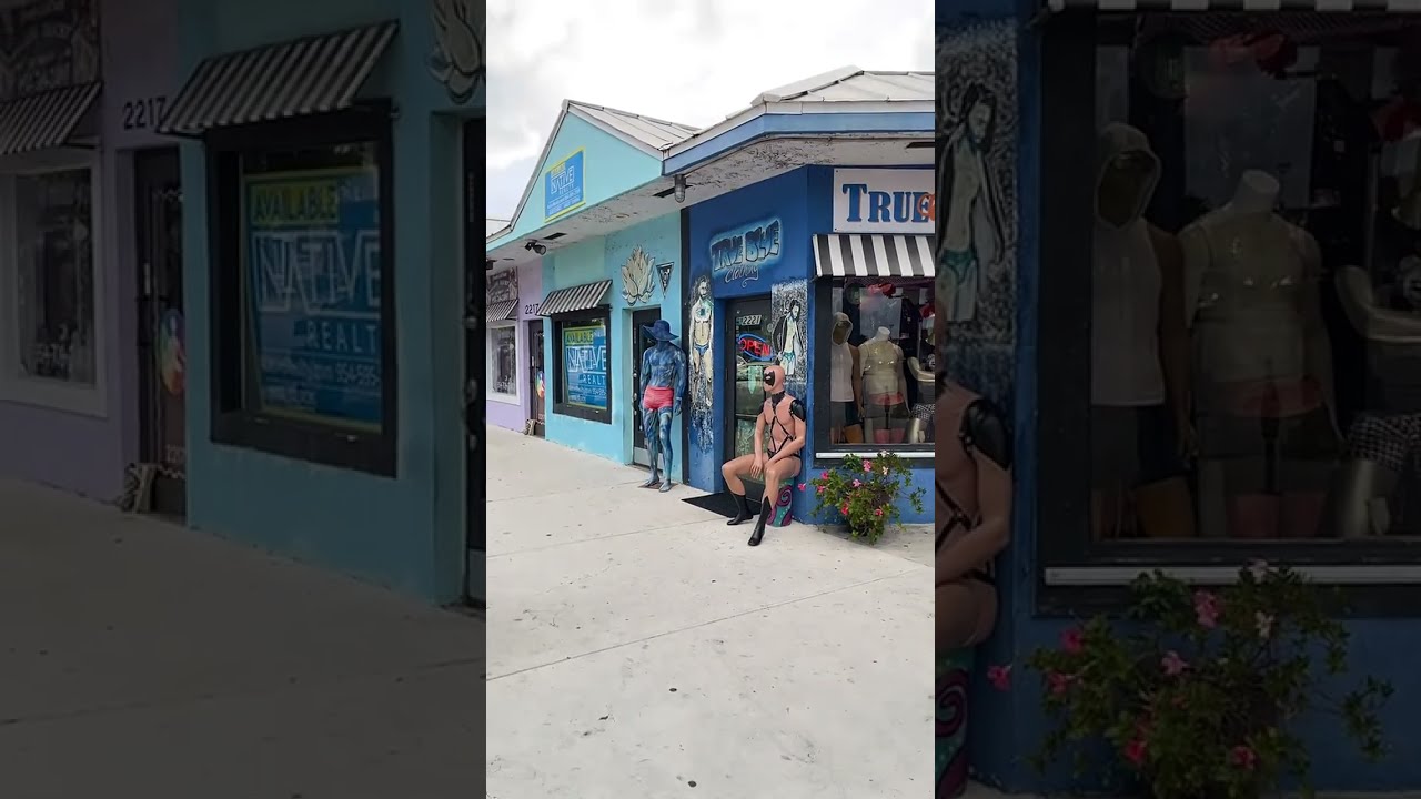 Unique mannequins at a clothing store#mannequin #streetart #clothingstore #bodypaint