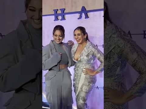 Huma Qureshi oops moment #humaqureshi #oopsie #sonakshisinha #bollywood #actress #shorts