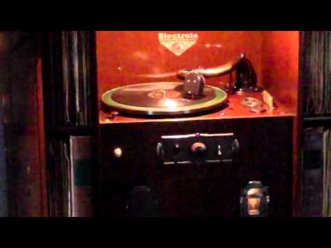 Victor VE-9-16 plays "When Sweet Susie goes Stepping By" -Nat Shilkret