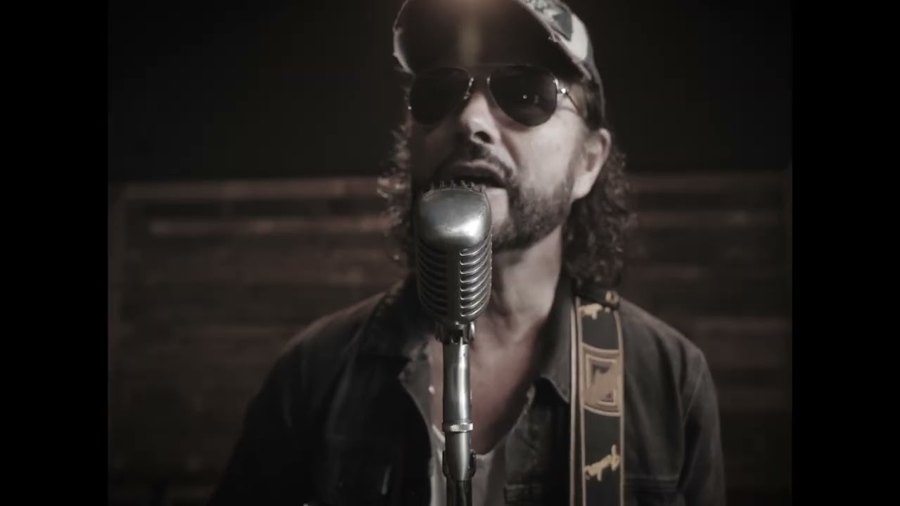 Anna. (Original audio) 